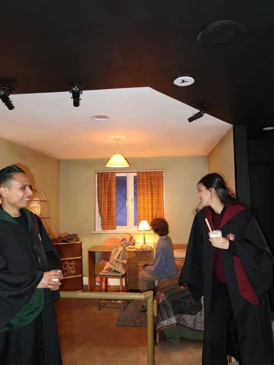 Susan Sameh dan Suami Babymoon ke Warner Bros Studio London | IDN Times