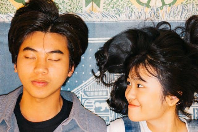 5 Tanda Utama Seorang Hopeless Romantic | IDN Times