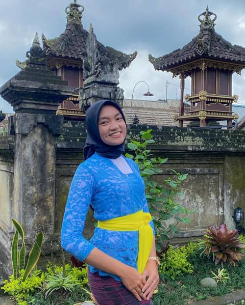 OOTD Renny Rachmawati Istri Dzawin Nur, Gaya Hijab Simpel nan Menawan ...