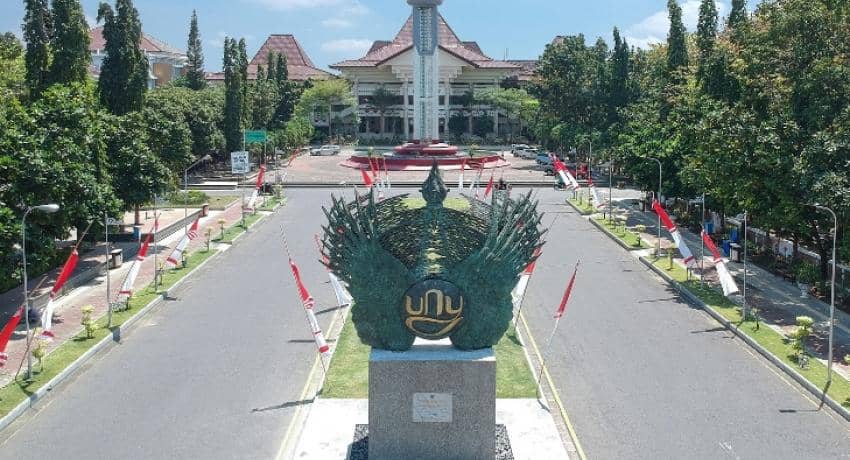 Cara Daftar PBUB UGM 2026, Jalur Prestasi buat Juara Lomba | IDN Times ...