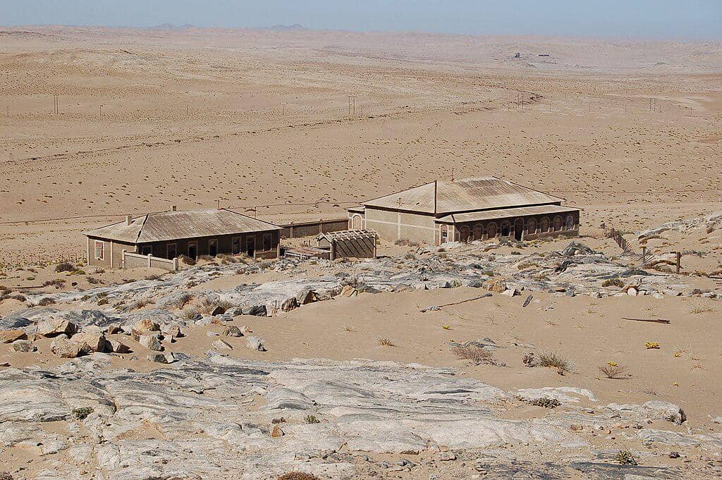 5 Fakta Kolmanskop, Kota Hantu di Namibia yang Tertelan Gurun Pasir ...