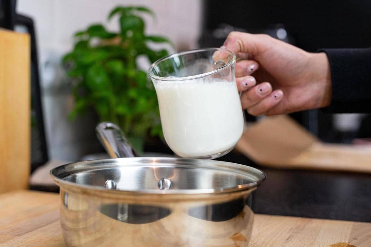 Apakah Susu Almond Bisa Menggantikan Rasa Susu Sapi? | IDN Times