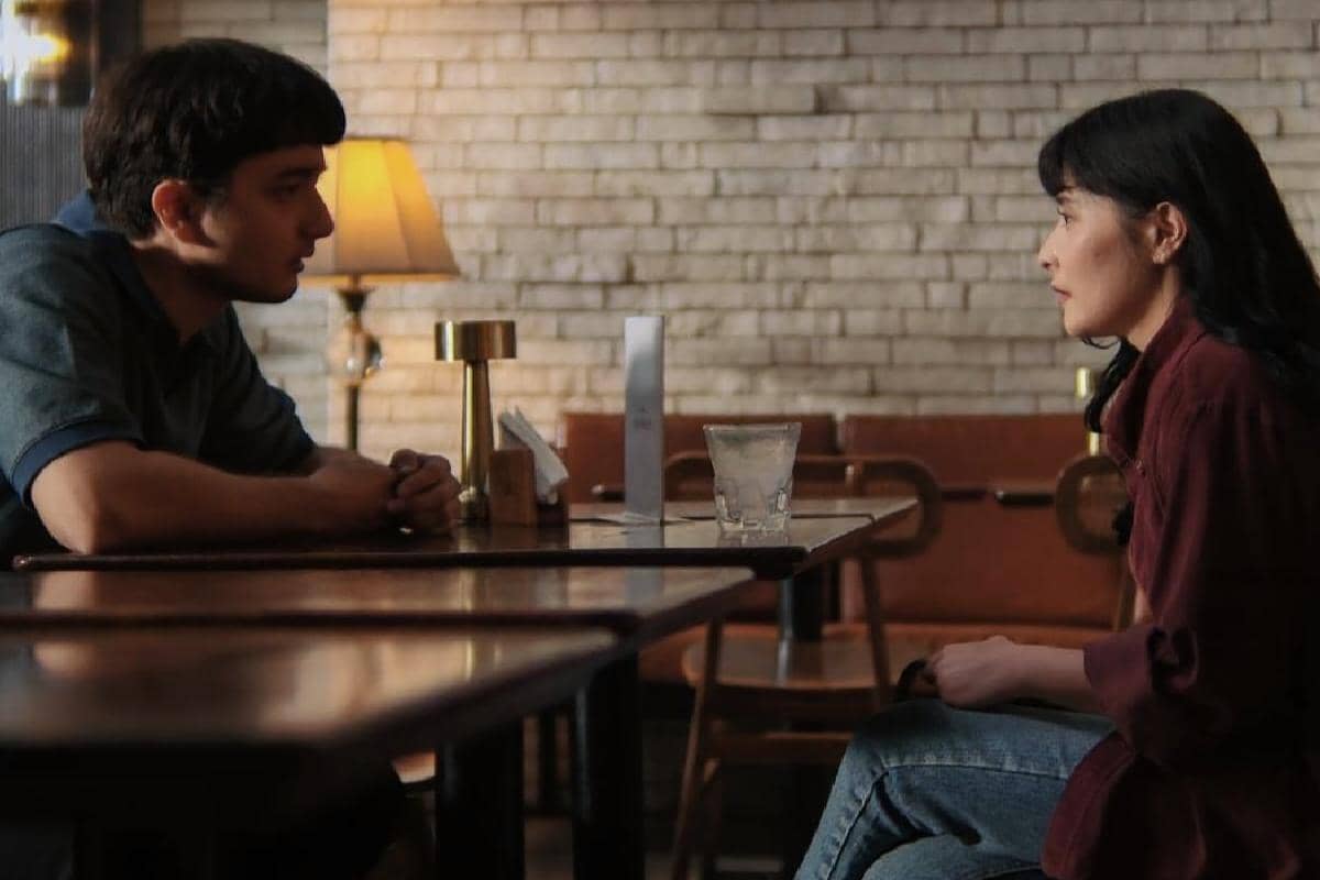 5 Film dan Serial Pertemukan Prilly Latuconsina dan Bryan Domani | IDN ...