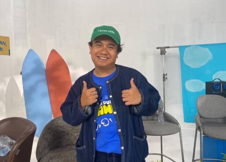 Aco Tenriyagelli dan Suka Duka Tawa, Debut Film Panjang yang Berani ...