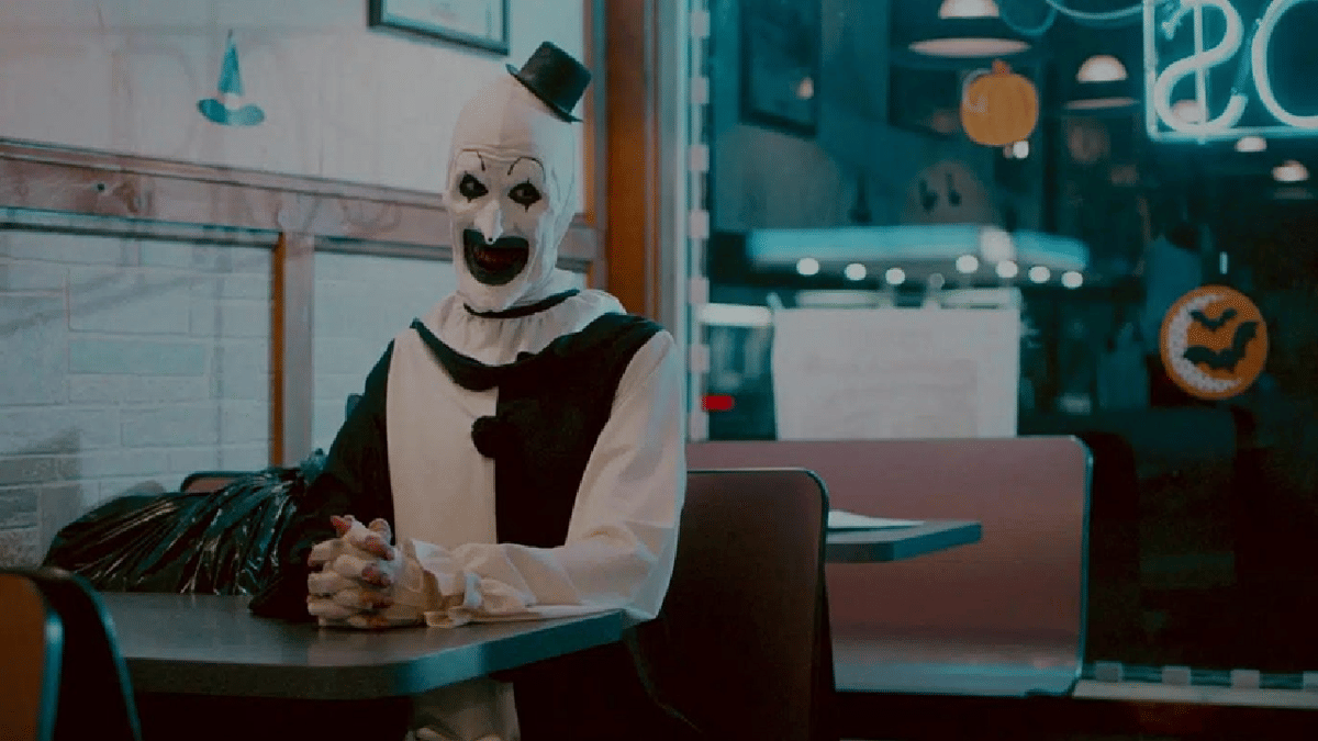 5 Film Horor dengan Teror Badut, Pennywise Bikin Susah Tidur! | IDN Times