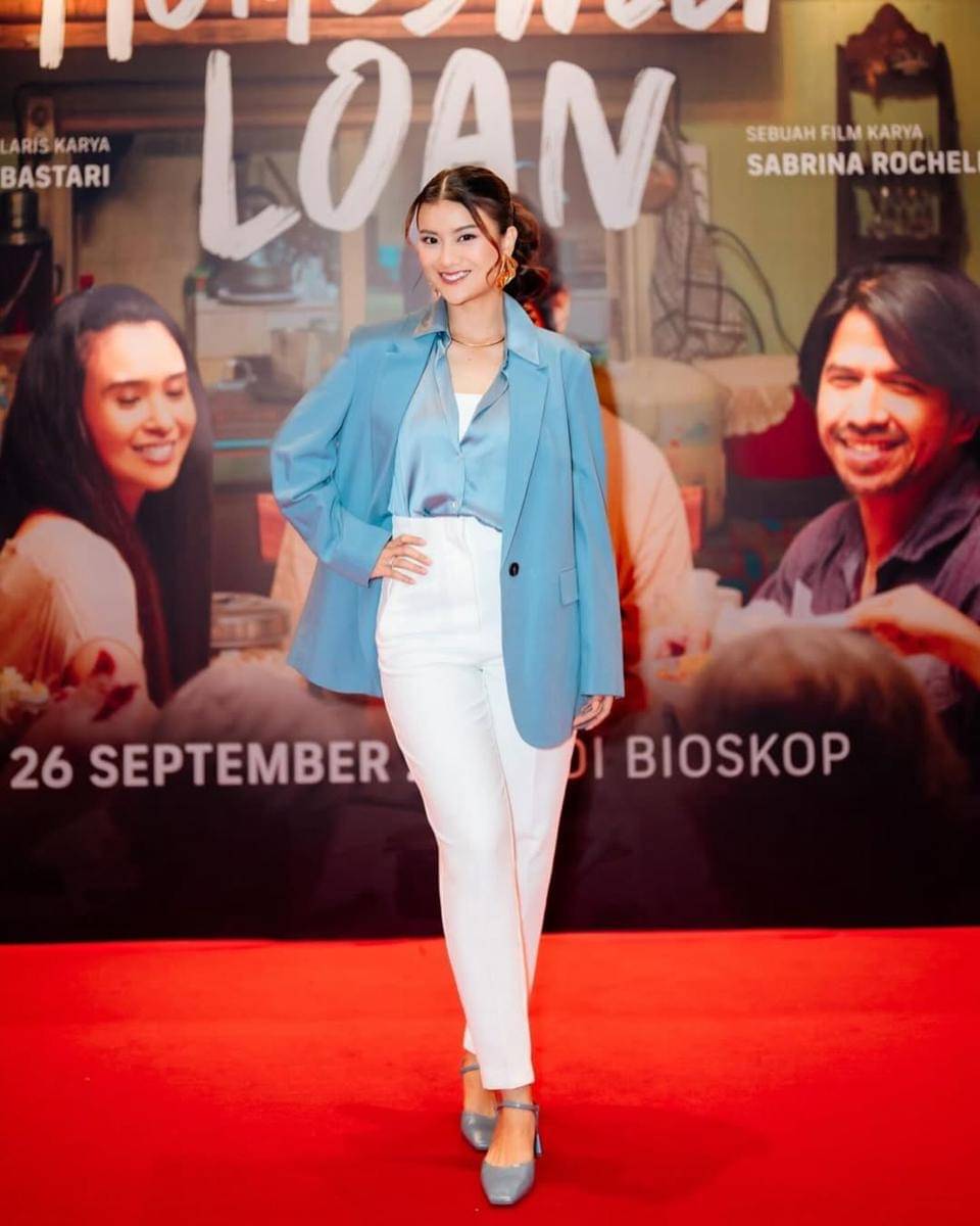 8 OOTD Simpel Classy ala Ina Marika, buat Ngopi Cantik di Kafe! | IDN Times