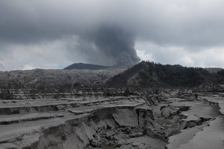 Berapa Jam Mendaki Gunung Dukono? | IDN Times