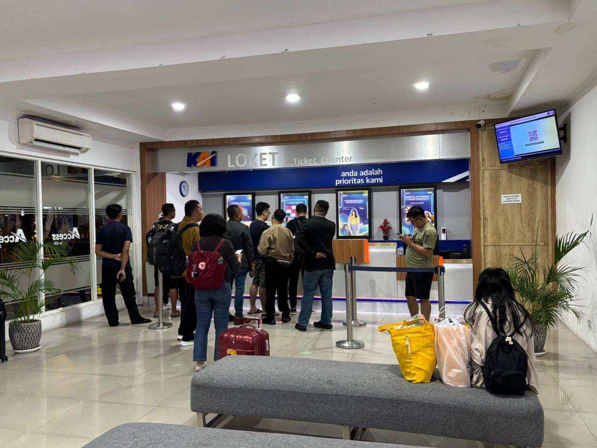 2 KA Pilih Ubah Rute Demi Hindari Banjir Tawang Alastua Rabu Pagi | IDN ...