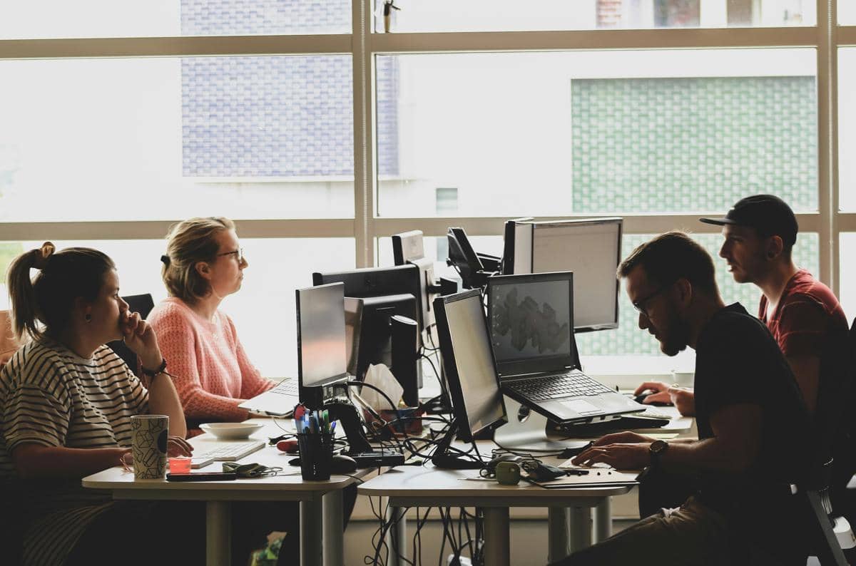 Membuat Aplikasi Tanpa Coding dengan No-Code | IDN Times