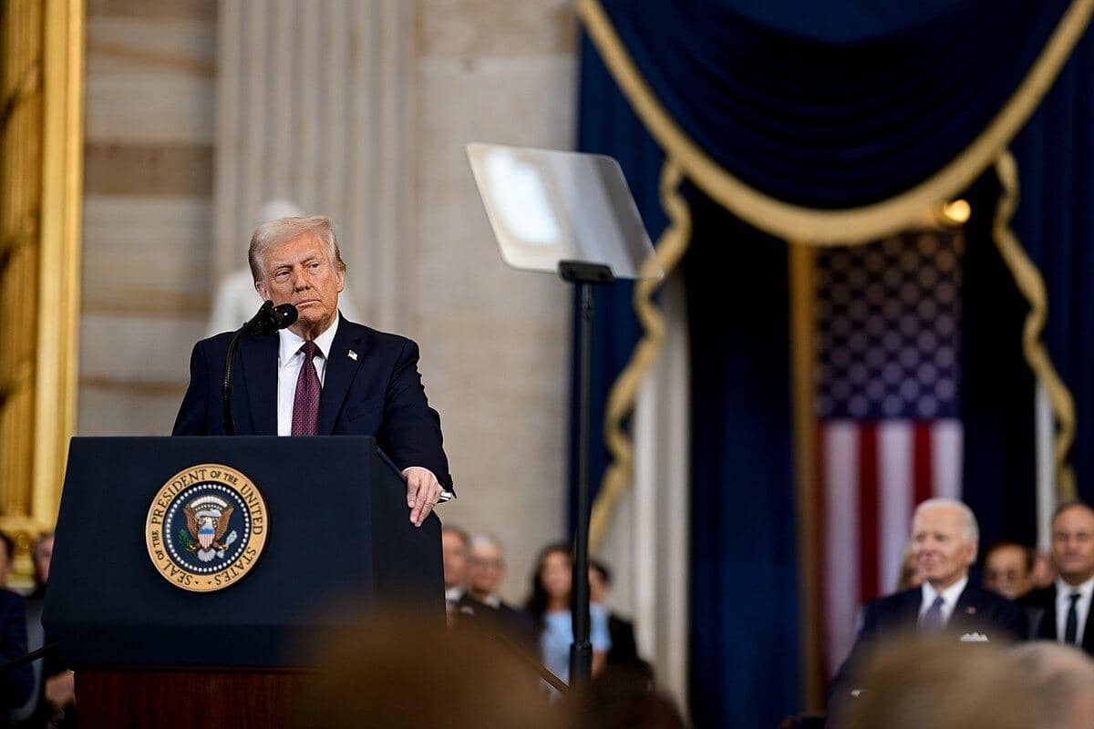 Daftar Kebijakan Kontroversial Donald Trump di Masa Jabatan Kedua | IDN ...