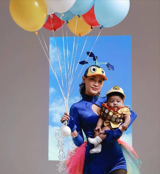 7 Potret Erika Carlina Momong Baby Andrew, Nikmati Peran Ibu | IDN Times