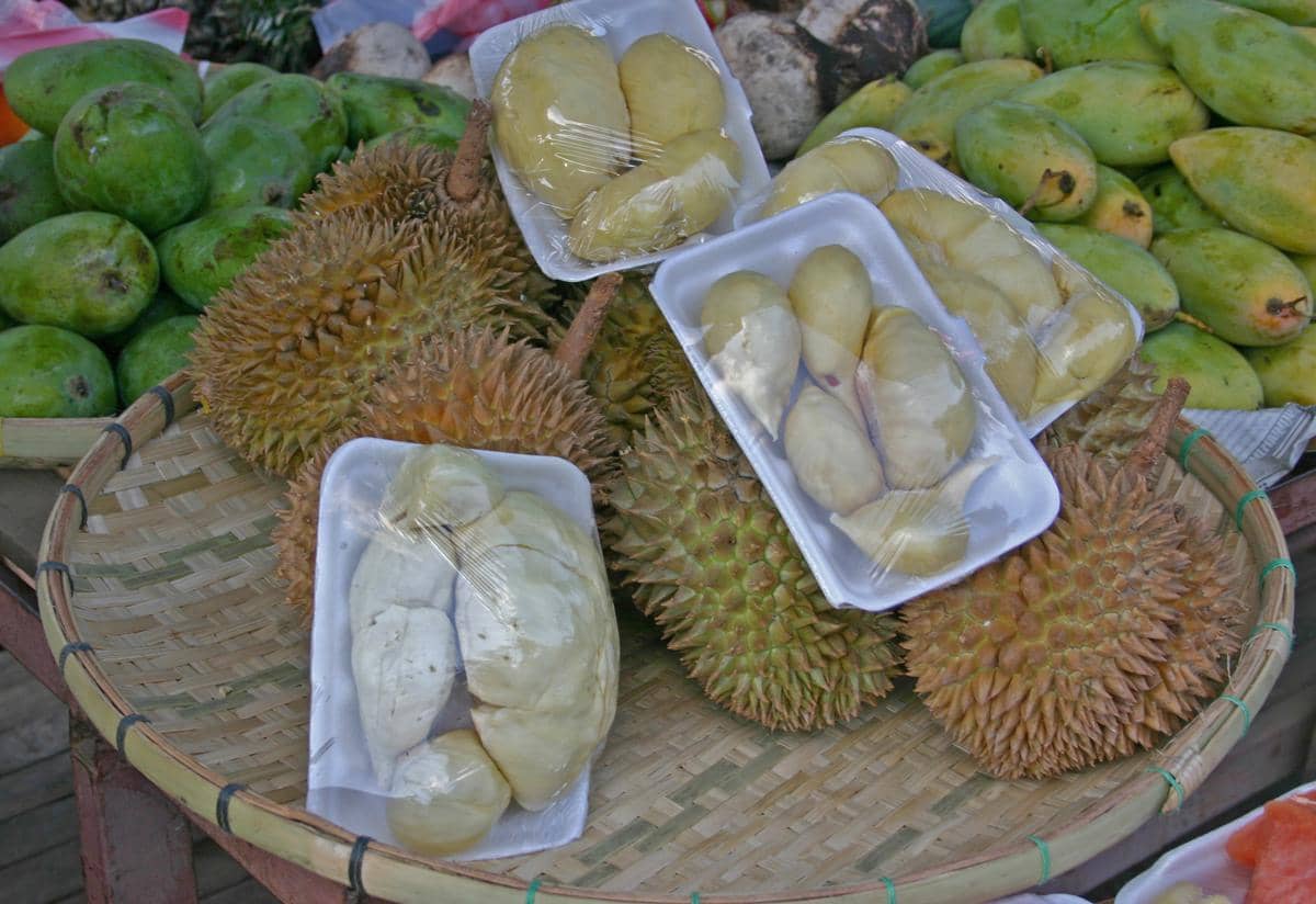 Tips Bawa Durian Naik ke Pesawat Tanpa Repot dan Gak Ganggu | IDN Times