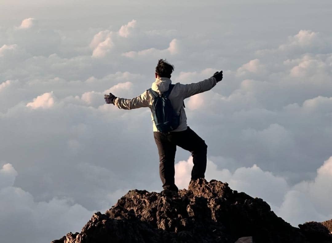 Berapa Lama Waktu Mendaki Gunung Slamet? | IDN Times