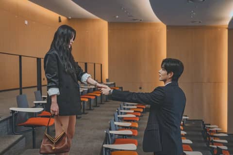 4 Sisi Tersembunyi dari Moon Do Hyuk di Drakor Dear X, Misterius! | IDN ...