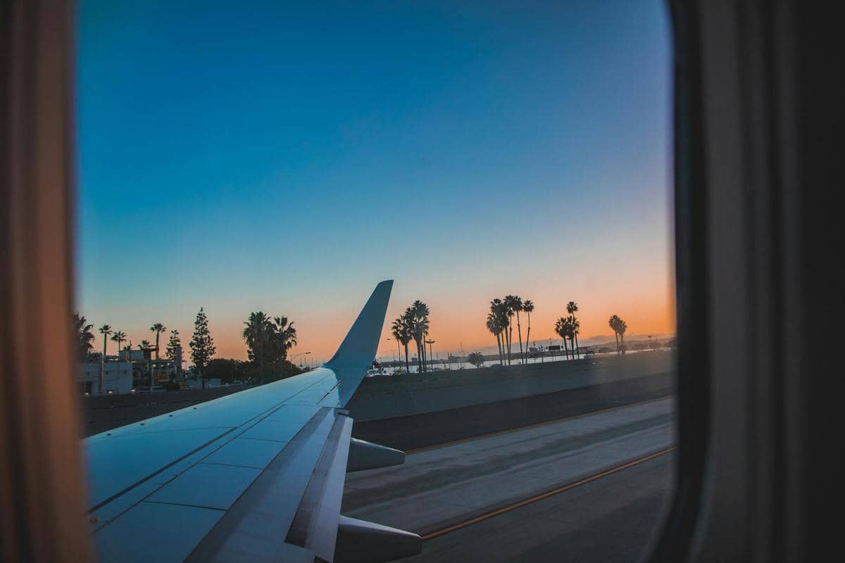 Perbedaan Window Seat dan Aisle Seat, Mana Lebih Nyaman? | IDN Times