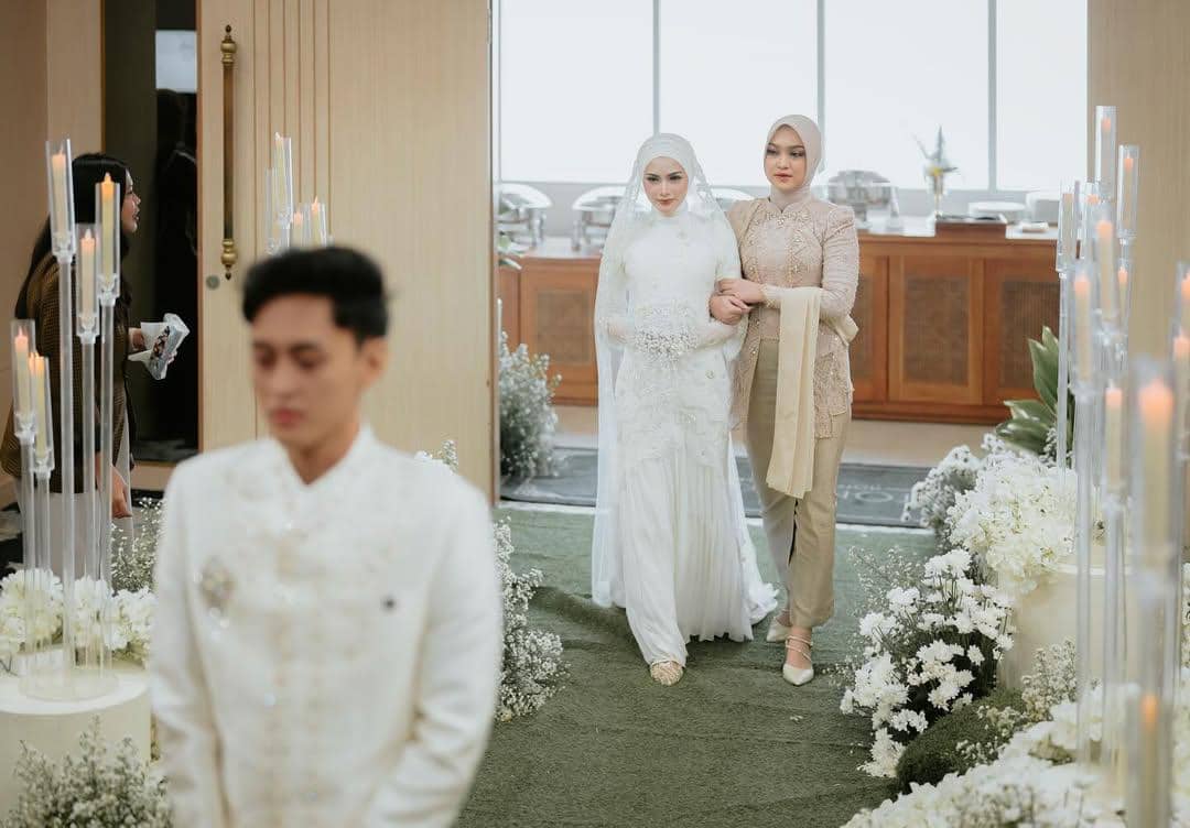 8 Potret Pernikahan TikToker Fahmi Nur Muhamad dan Resti Indah | IDN Times