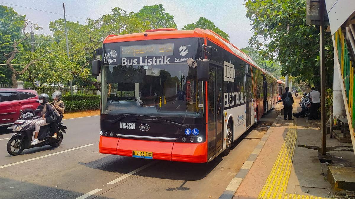 Cara ke UI Naik Transportasi Umum, Mahasiswa Baru Catat! | IDN Times