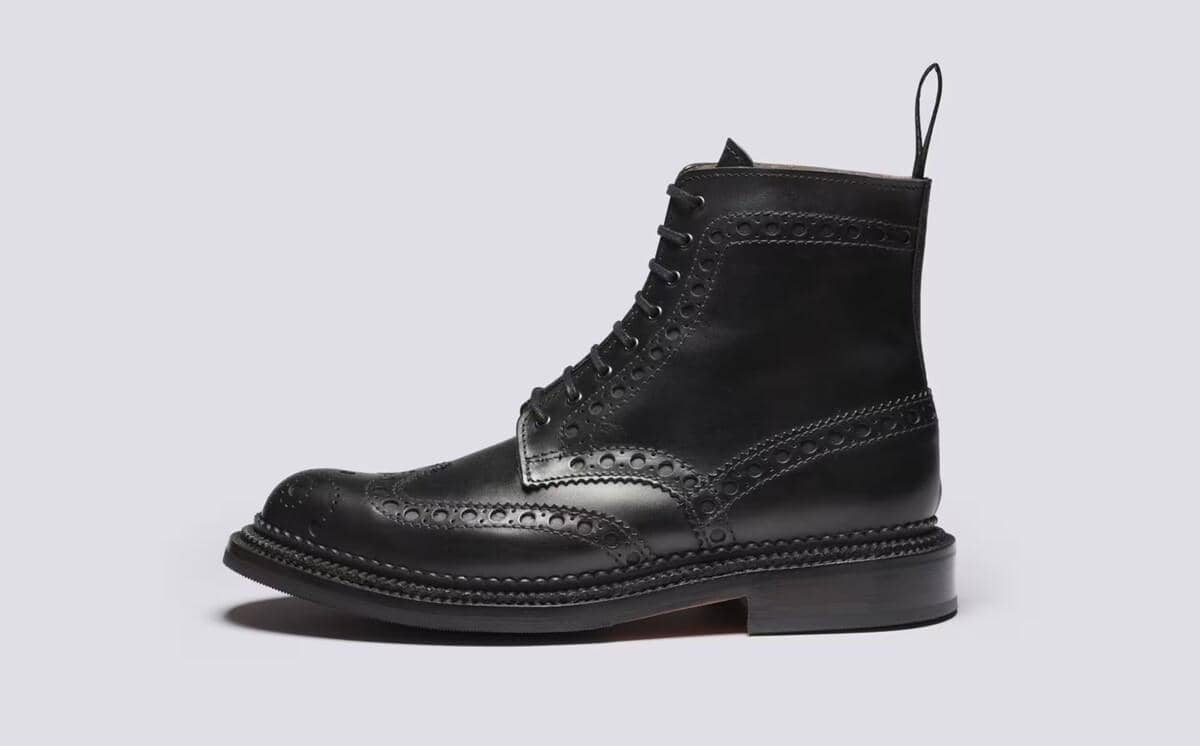 10 Merek Sepatu Boots Pria Terbaik yang Wajib Kamu Ketahui | IDN Times