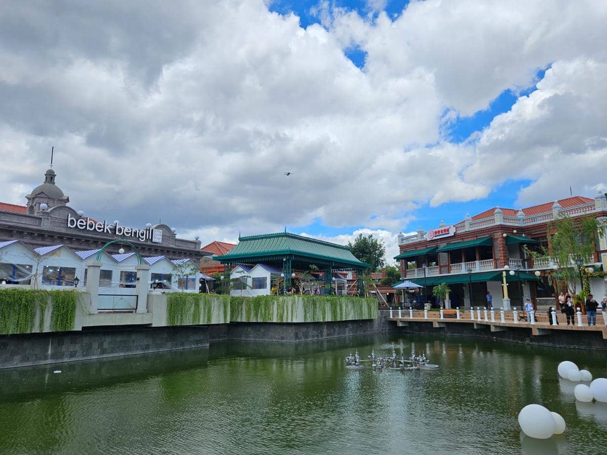 Grand Waterfront Hadirkan Tempat Hangout Bernuansa Eropa | IDN Times