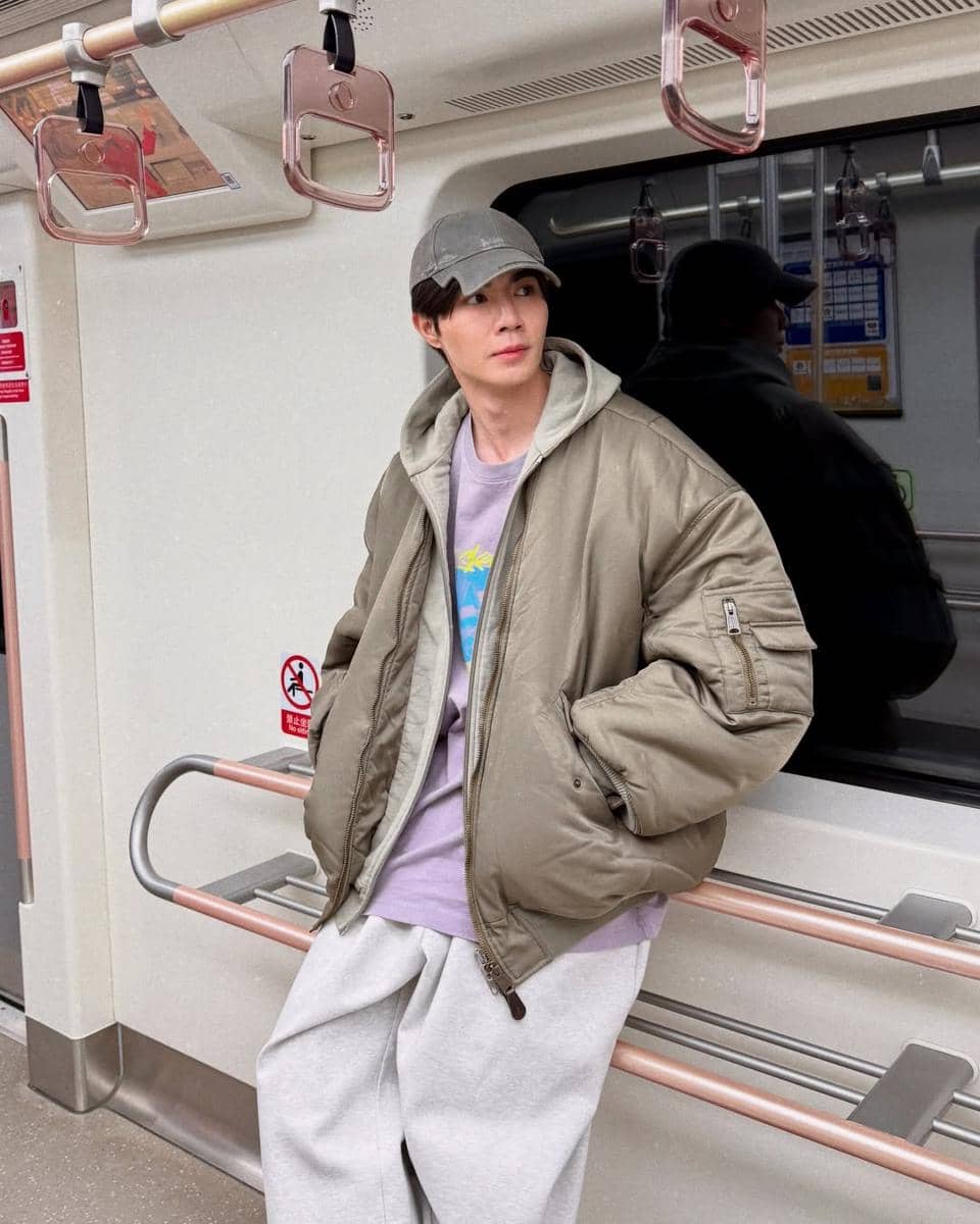 8 Ide Casual Street Look ala Aktor Zee Pruk, Didominasi Styling Jaket! | IDN Times