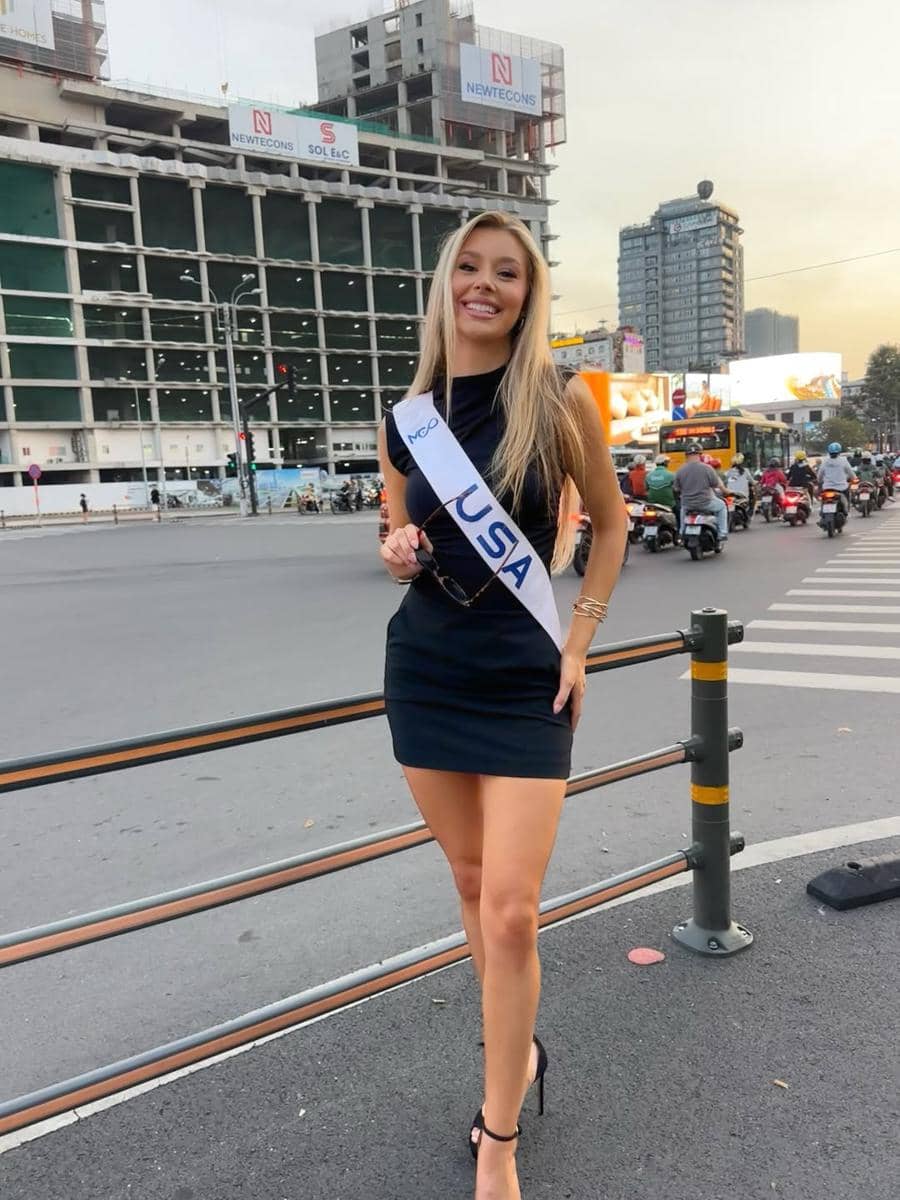 7 OOTD ala Yolina Lindquist Miss Cosmo 2025, Fashionable! | IDN Times