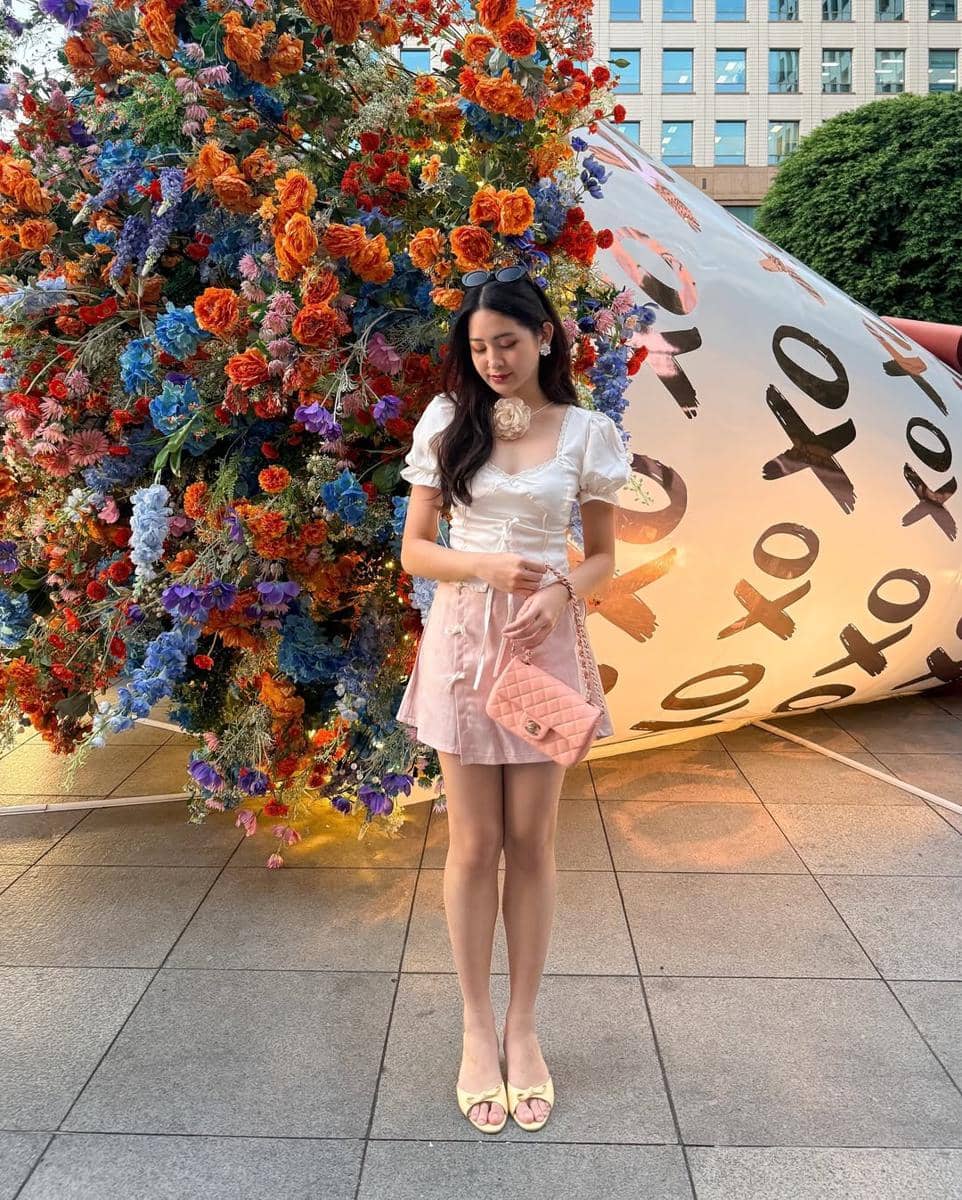 8 OOTD Girly Bernuansa Pink ala Odelyn Mackenzie yang Modis | IDN Times