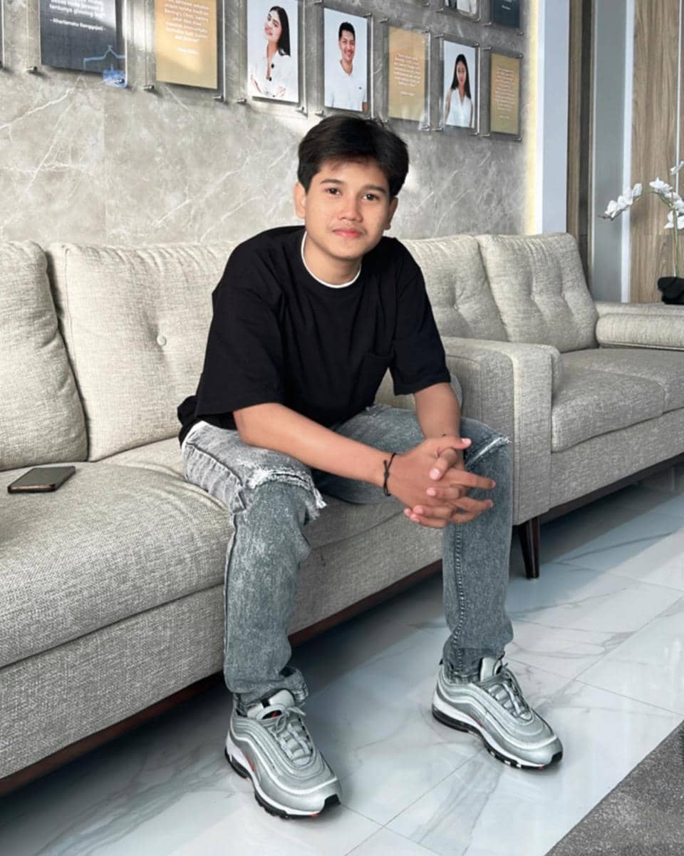 Biodata dan Profil Valen, Runner Up Dangdut Academy 7 | IDN Times
