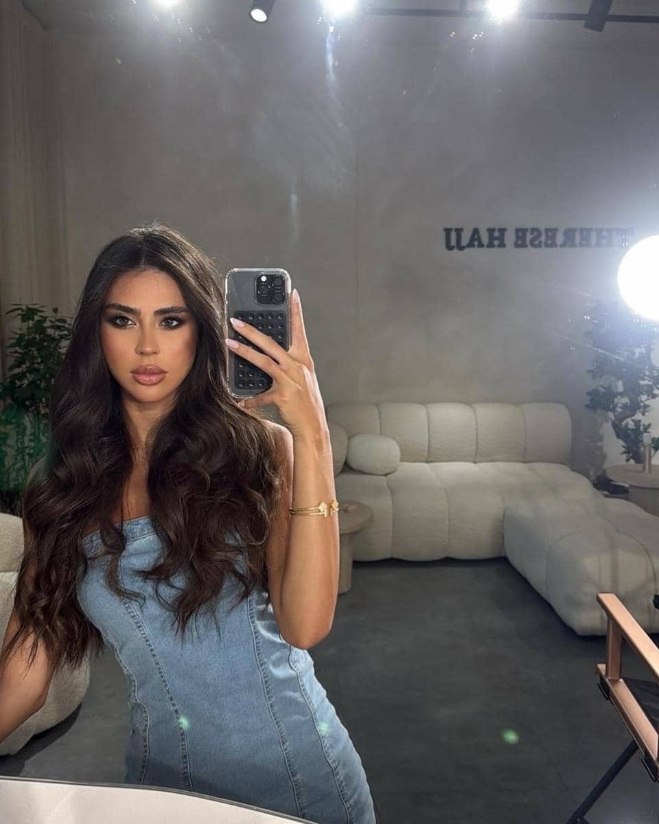 7 Potret Perla Harb Miss World Lebanon 2026, Bikin Terpukau! | IDN Times