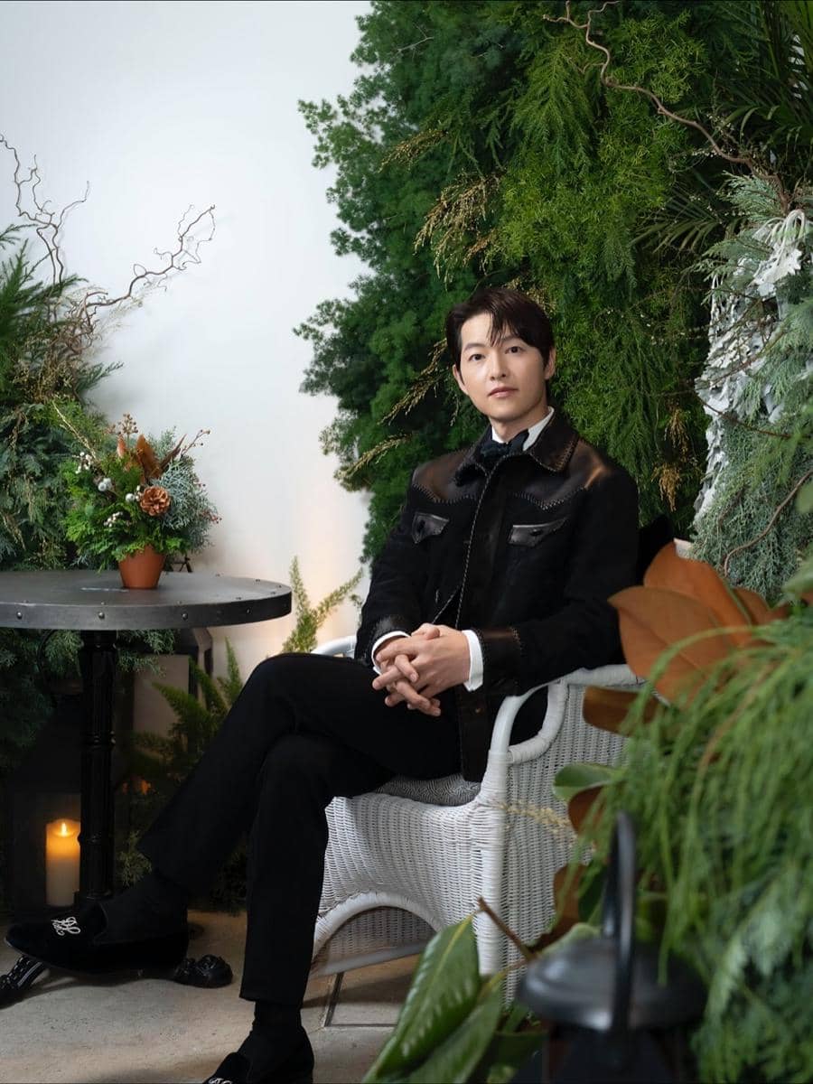 Song Joong Ki dan Park Ji Hyun Ditawari Main Drama Rom-Com Love Cloud ...