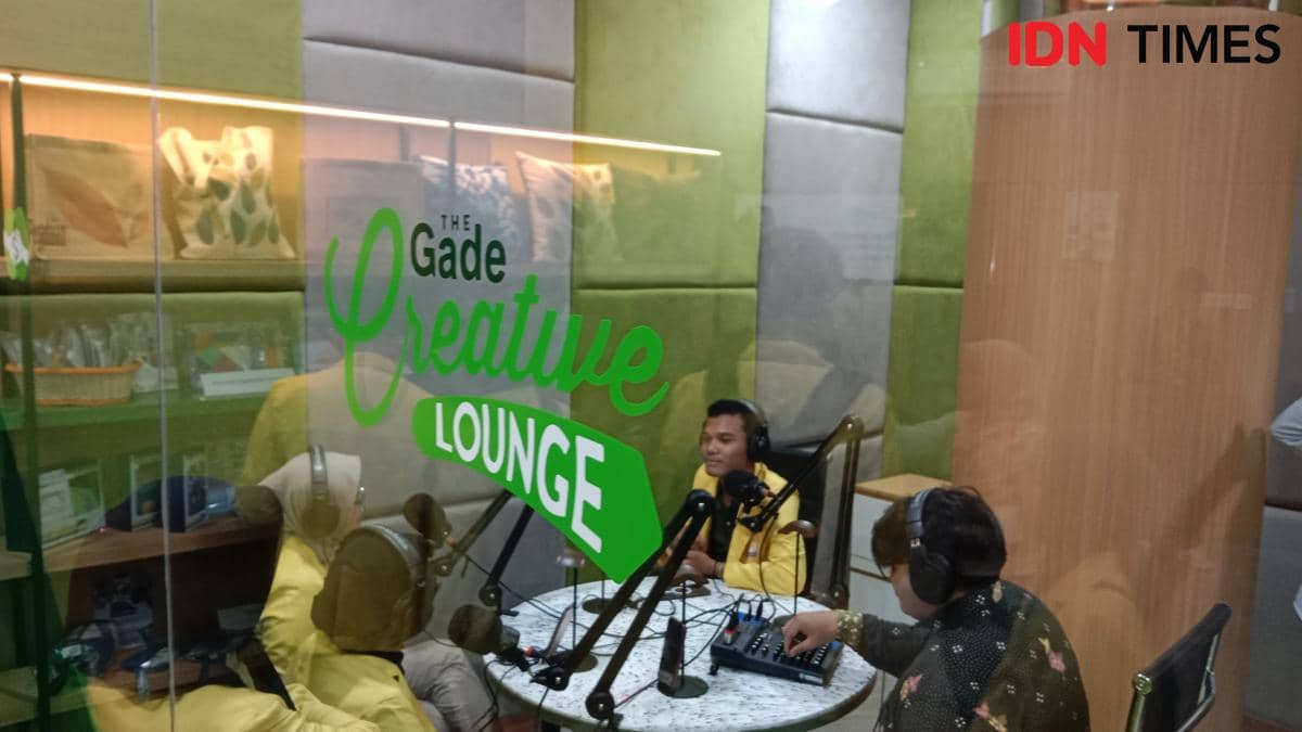 The Gade Creative Lounge Unnes, Kafe Unik Untuk Memacu Nasabah Tring ...
