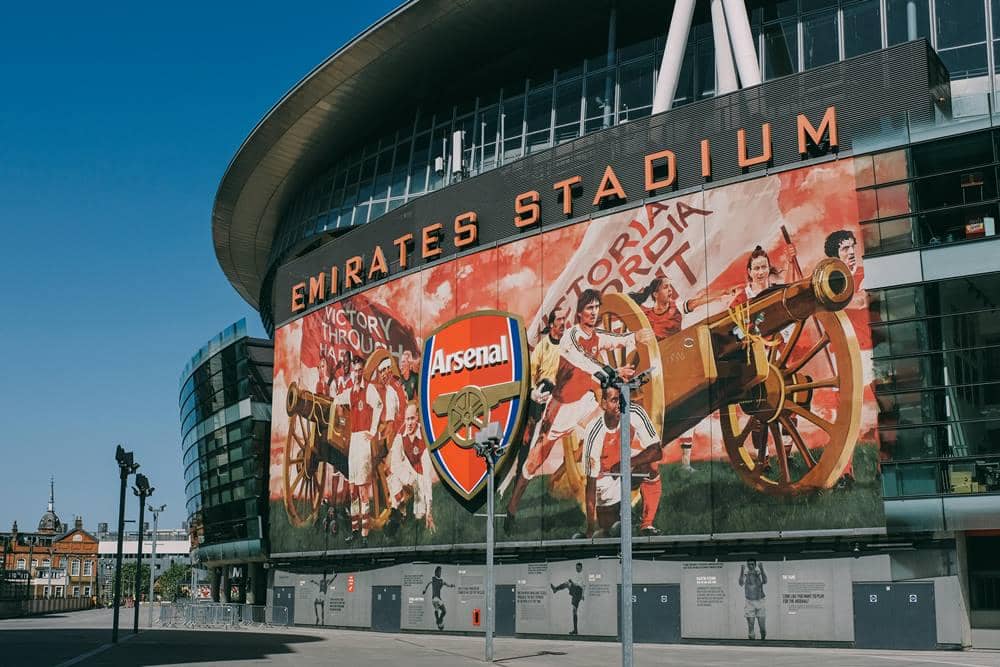 4 Gol Arsenal dari Bunuh Diri Pemain Lawan EPL 2025/2026 | IDN Times