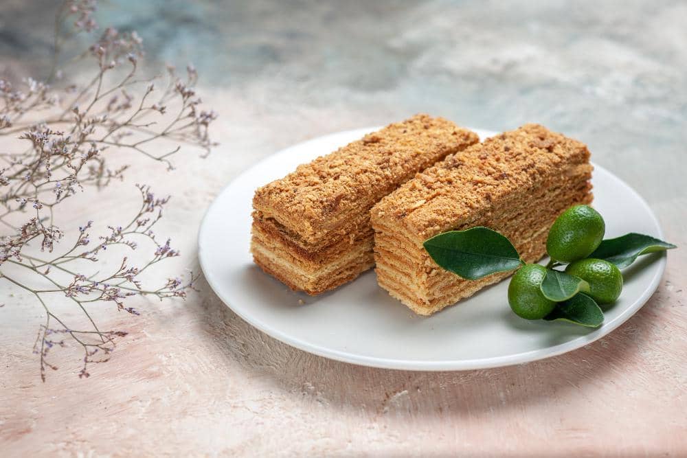 Resep Lapis Legit Nastar Crumble untuk Ide Hampers Imlek | IDN Times