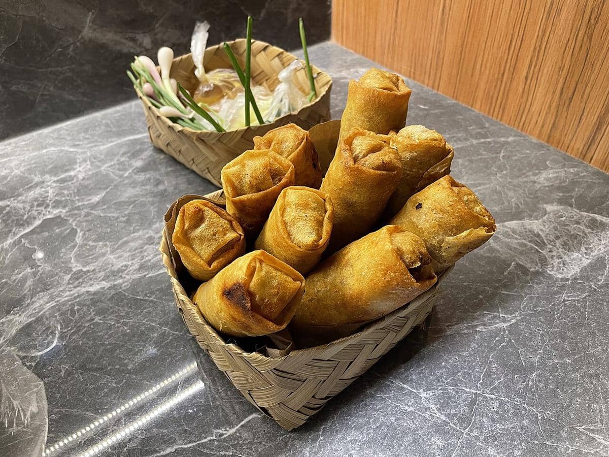10 Rekomendasi Lumpia Enak dan Legendaris di Semarang | IDN Times Jateng