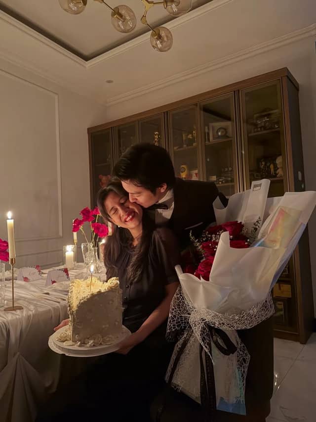 8 Potret Angga Yunanda Rayakan Ulang Tahun Istri, So Sweet! | IDN Times