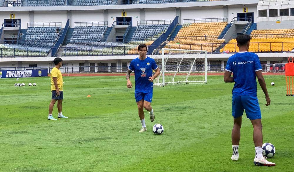 Debut Kurzawa dan Castel Bersama Persib yang Kurang Maksimal | IDN Times