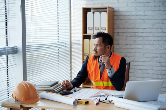 Jobdesk HSE Officer, Pengawas Standar K3 agar Kerja Tetap Kondusif ...