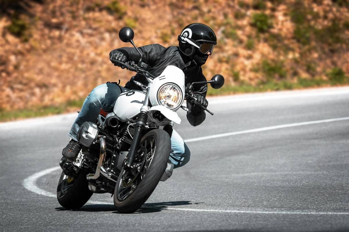 Apa Itu Swing Arm? Fungsi,Jenis, dan Perannya pada Suspensi Motor | IDN ...