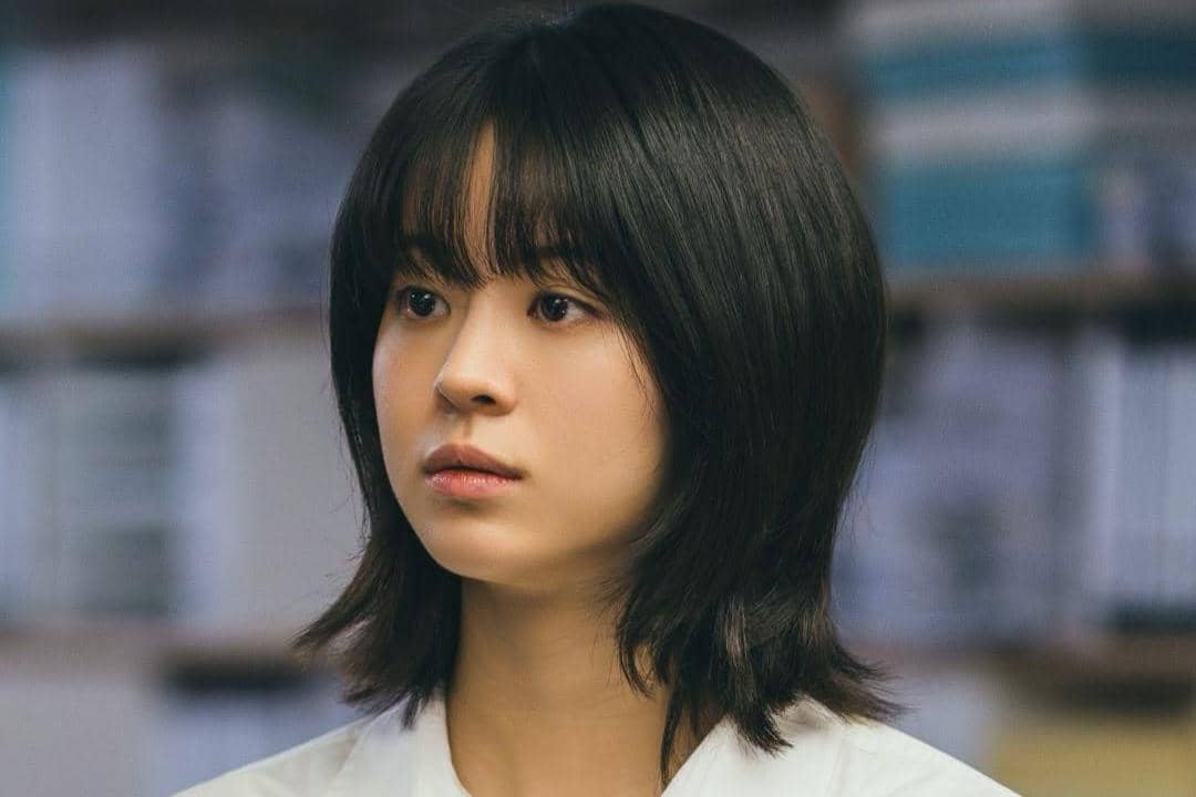 7 Gerak-Gerik Mencurigakan Han Min Seo Honour, Punya Niat Jahat? | IDN ...