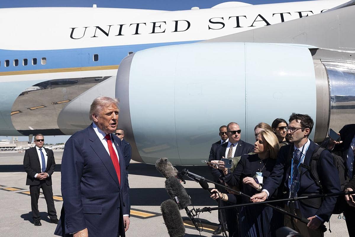 Bandara Palm Beach Florida Bakal Ganti Nama Jadi Donald Trump | IDN Times