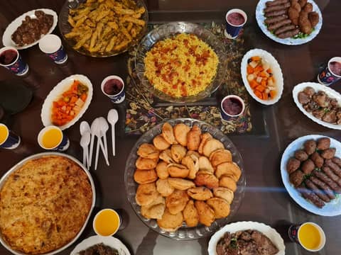 15 Menu Potluck untuk Bukber di Kantor, Pasti Jadi Rebutan! | IDN Times