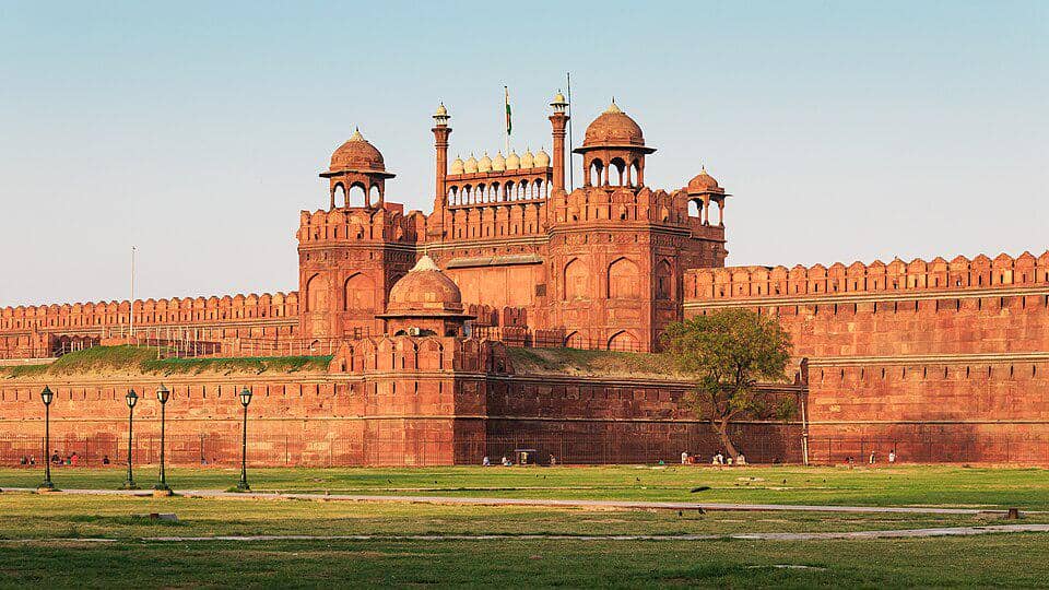 5 Fakta Menarik Red Fort, Benteng Merah Saksi Kejayaan Mughal | IDN Times