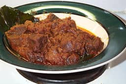 Rahasia Rendang Hitam Gurih dan Cara Memasak Santan | IDN Times Jateng