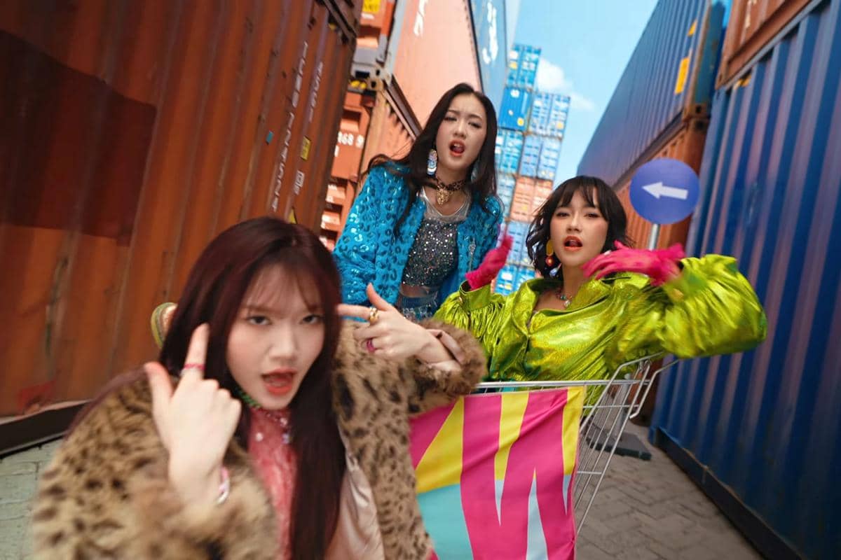 Lagu WAKAKA PEOPLE JKT48 Team Dream dan Maknanya | IDN Times