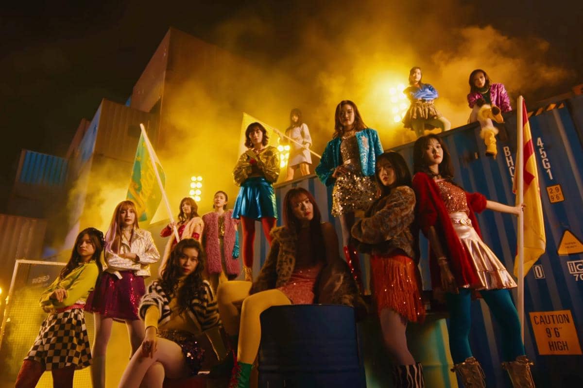 Lagu WAKAKA PEOPLE JKT48 Team Dream dan Maknanya | IDN Times