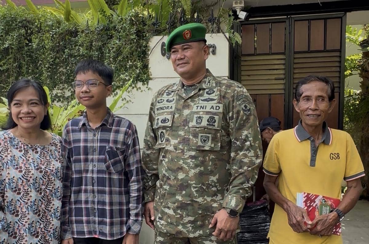Momen Haru Mayor Windra Sanur Pamit Usai 8 Tahun Kawal Jokowi | IDN ...