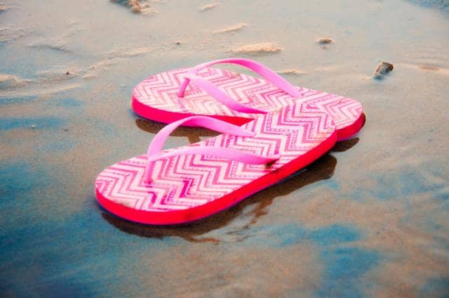 8 Sandal Jepit Bermerek Nyaman untuk Pemakaian Harian | IDN Times