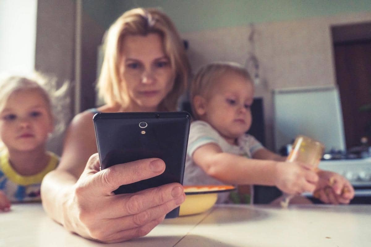 Apa Itu Pick Me Mom? Simak 5 Ciri-cirinya! | IDN Times