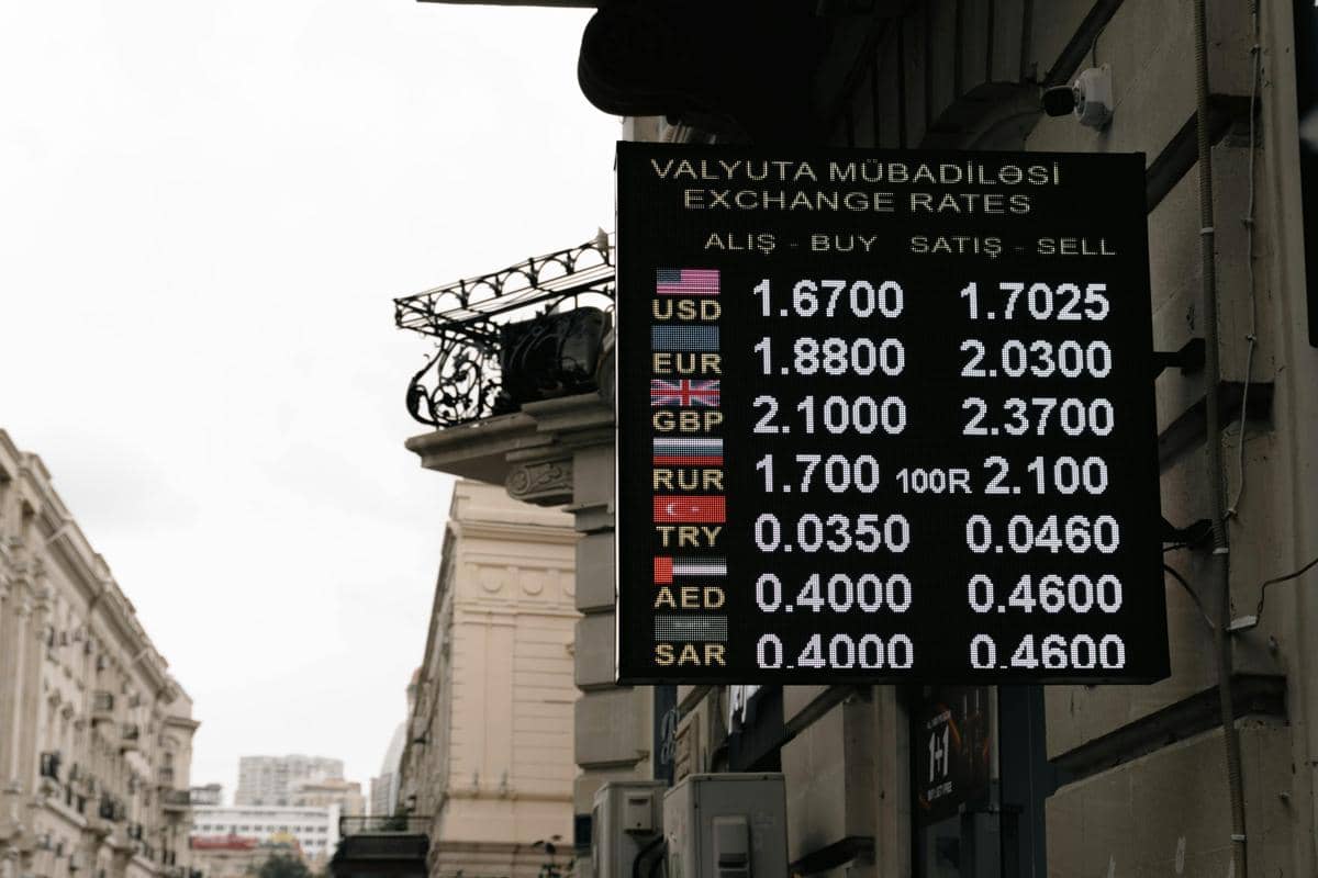 Apakah Aman Nabung Valas saat Nilai Tukar Rupiah Melemah? | IDN Times