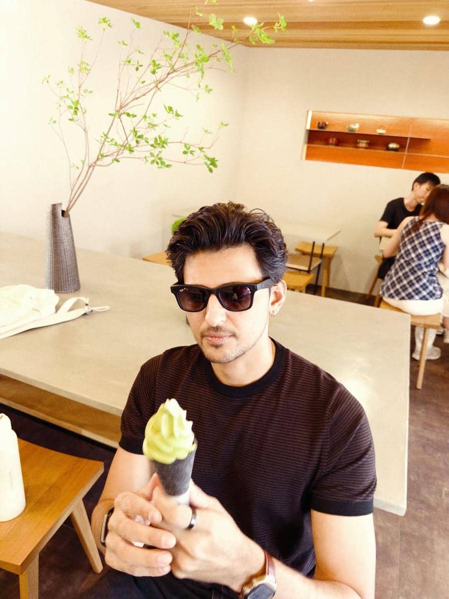 9 Potret Darshan Raval Liburan di Jepang Bersama Istri | IDN Times