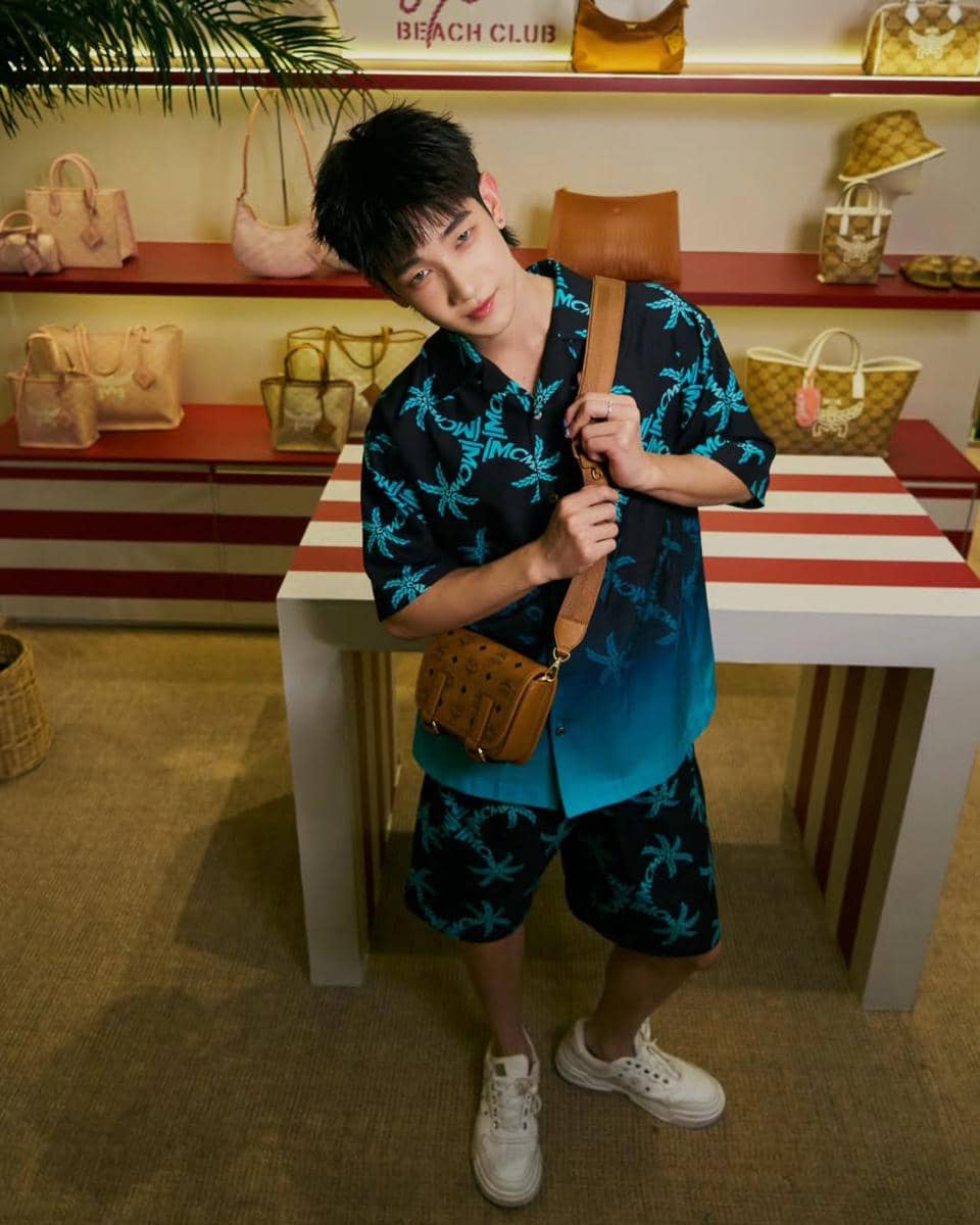 7 Inspirasi OOTD Tas ala Progress Passawish | IDN Times